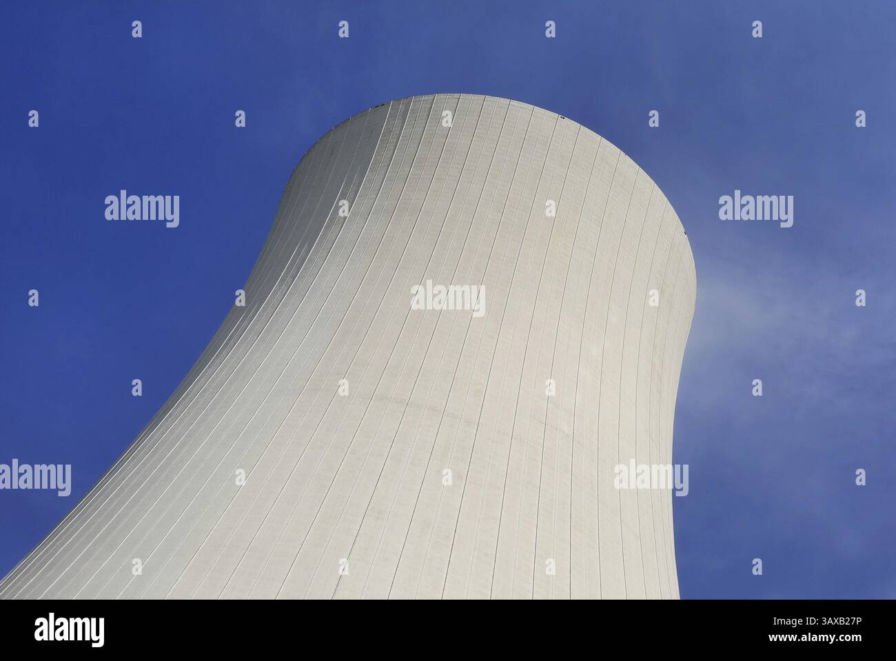 Nuclear power plant - cooling tower Stock Photo - Alamy