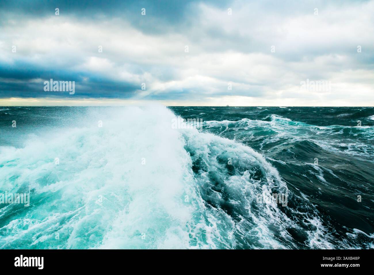 A storm in the ocean. Storm waves in the open ocean Stock Photo - Alamy