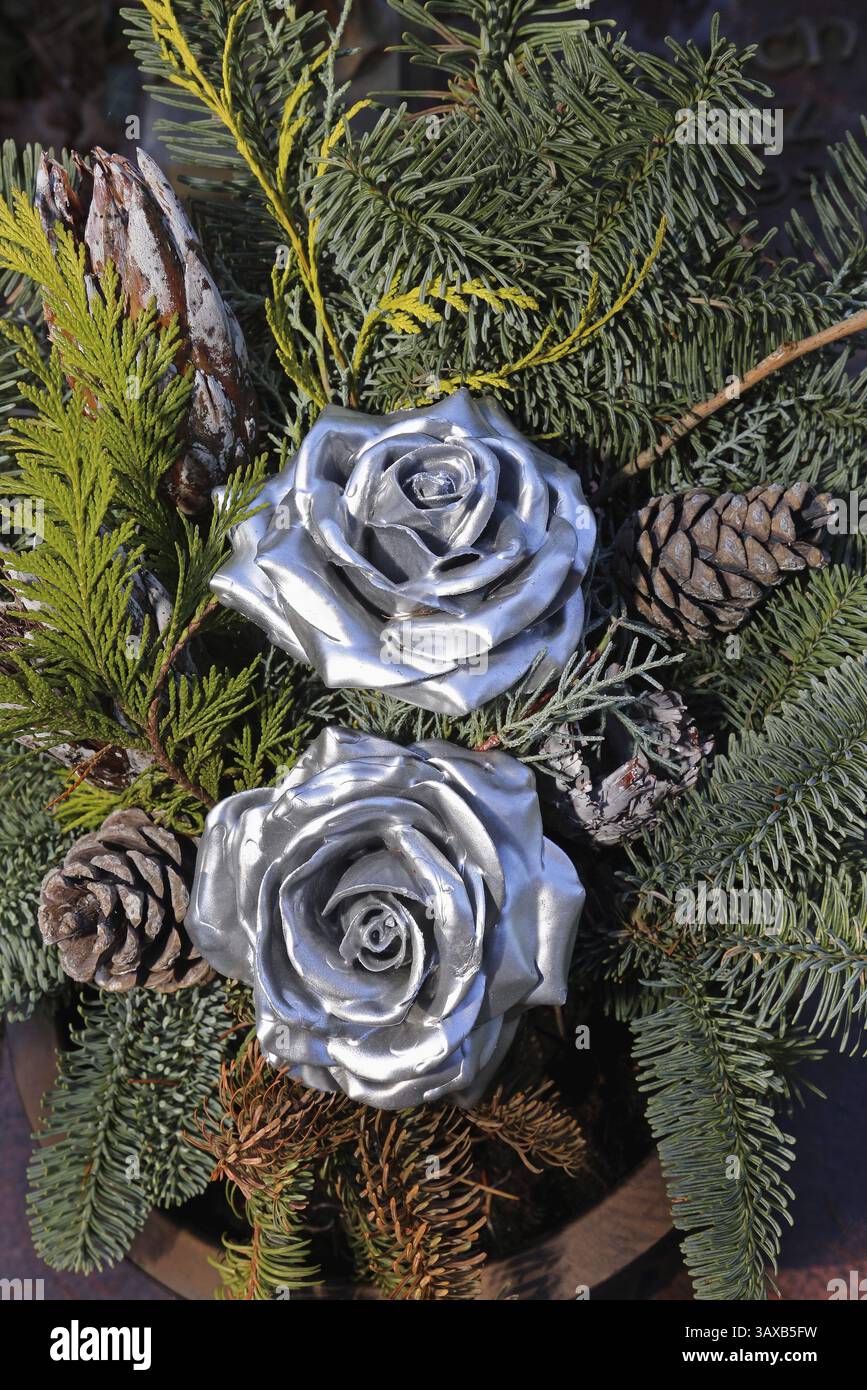 Silver grave hi-res stock photography and images - Alamy