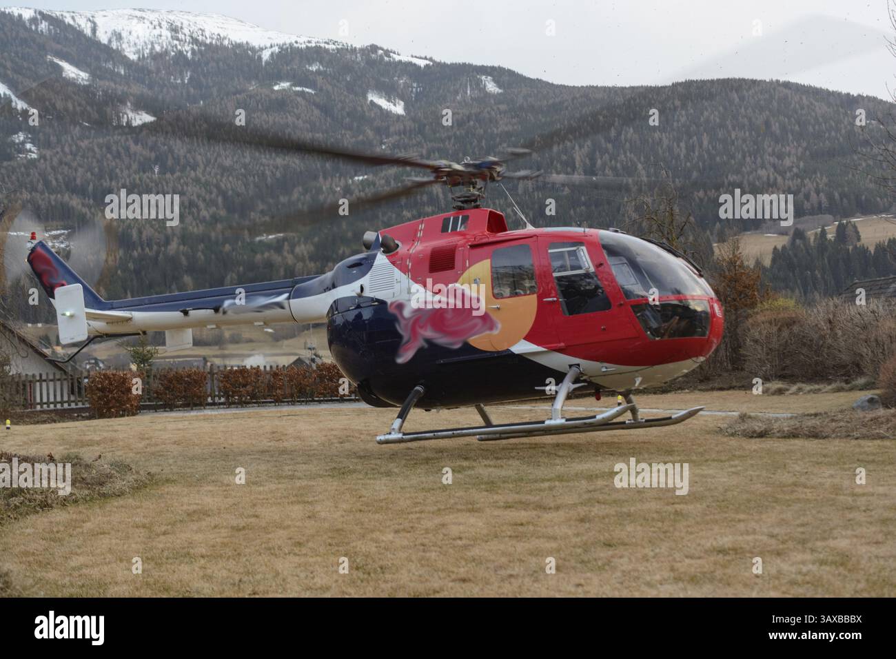 Helicopter in sky air hi-res stock photography and images - Alamy