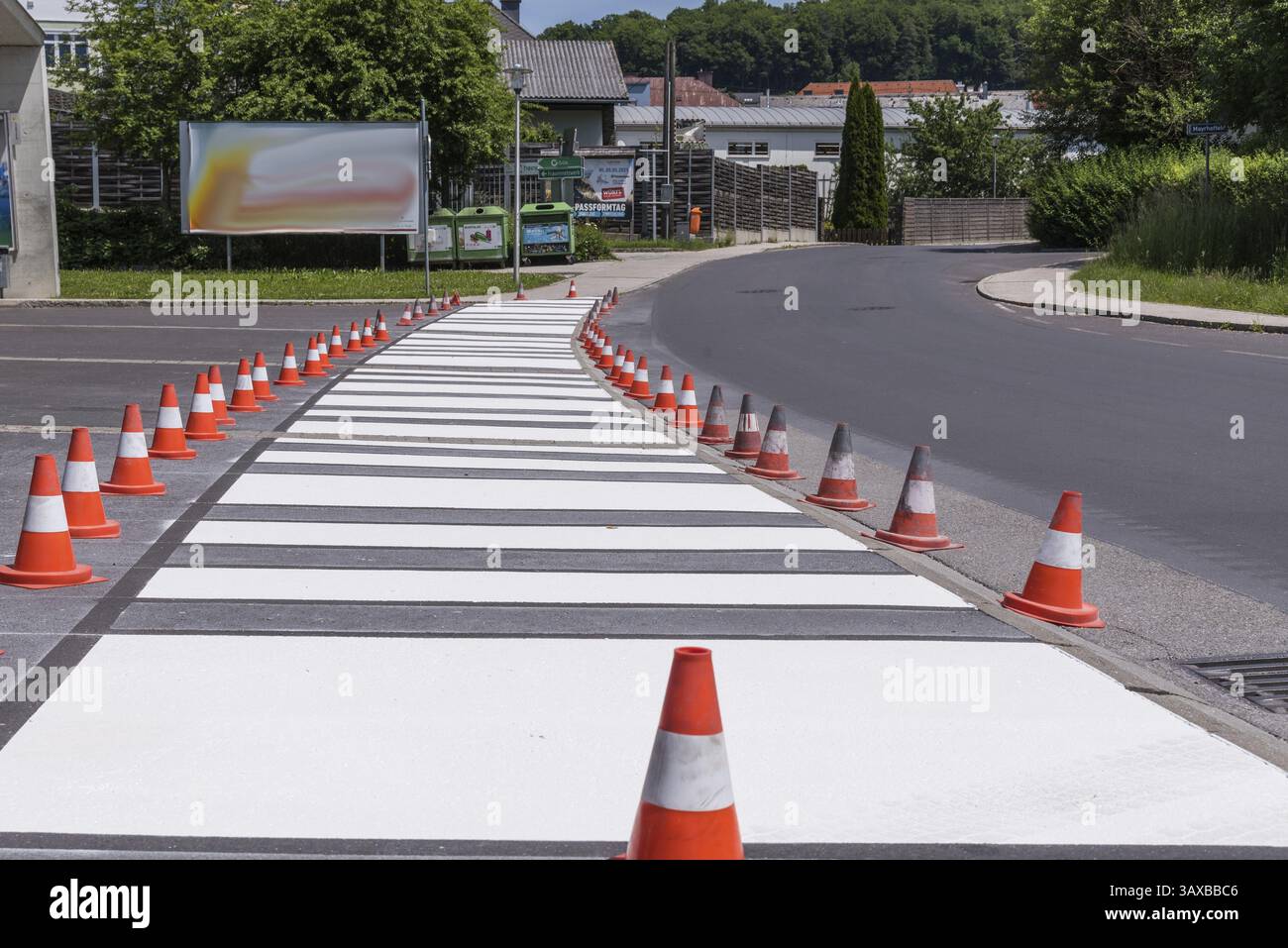 Traffic cones for fresh road markings - traffic cones for pedestrian ...