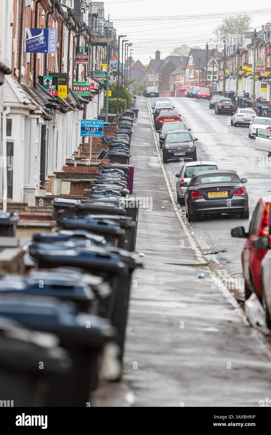 Birmingham, UK. 21st Apr, 2025. A street in Birmingham's Selly Oak ...