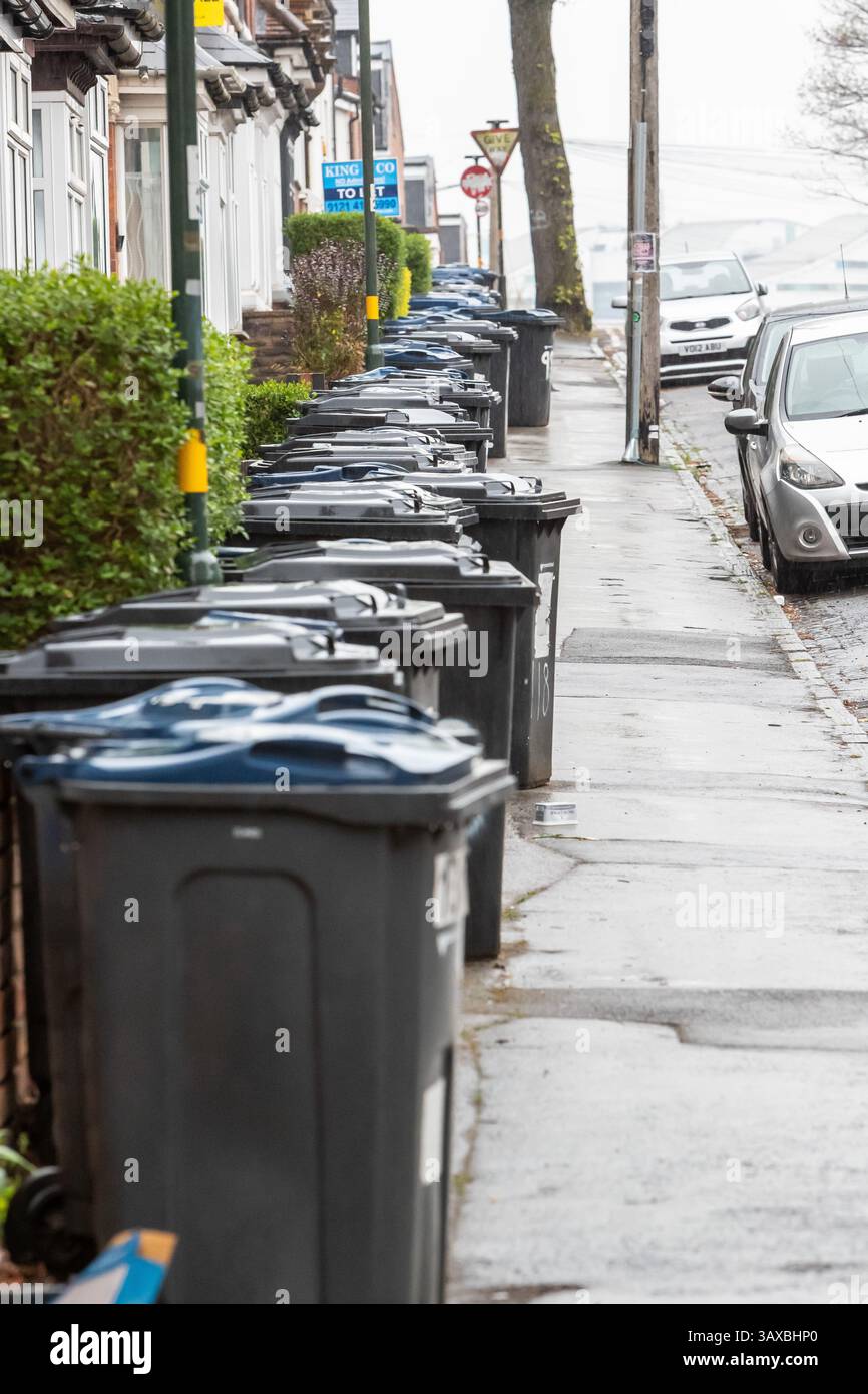 Birmingham, UK. 21st Apr, 2025. A street in Birmingham's Selly Oak ...