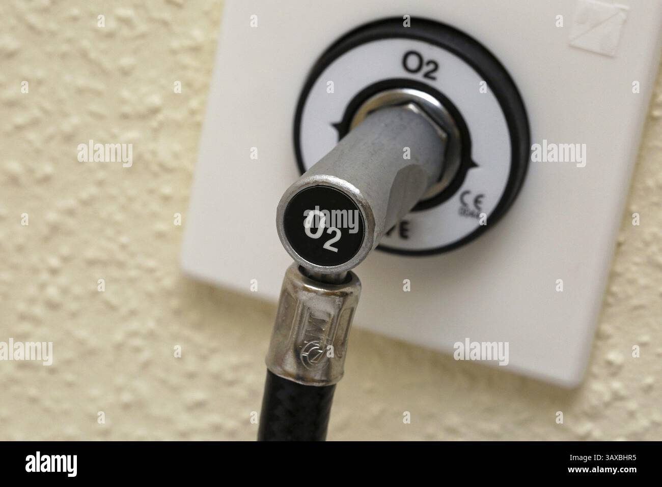 Oxygen connectors hi-res stock photography and images - Alamy