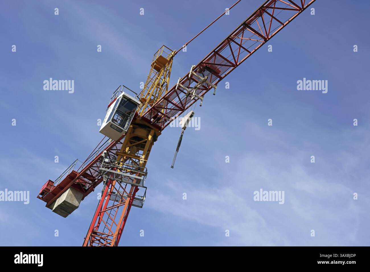 Looking at building construction hi-res stock photography and images ...