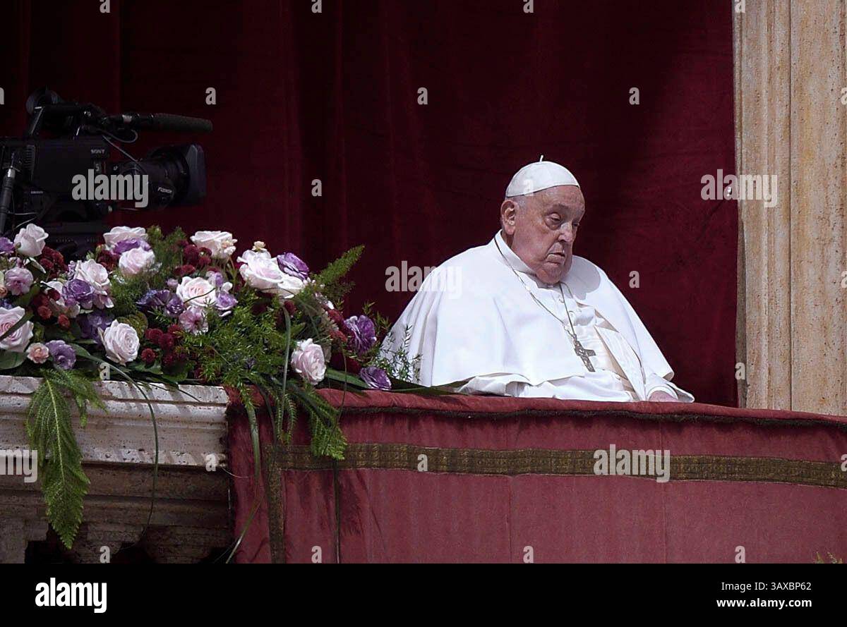 Pope Francis during the impartation of the 'Urbi et Orbi' blessing and ...
