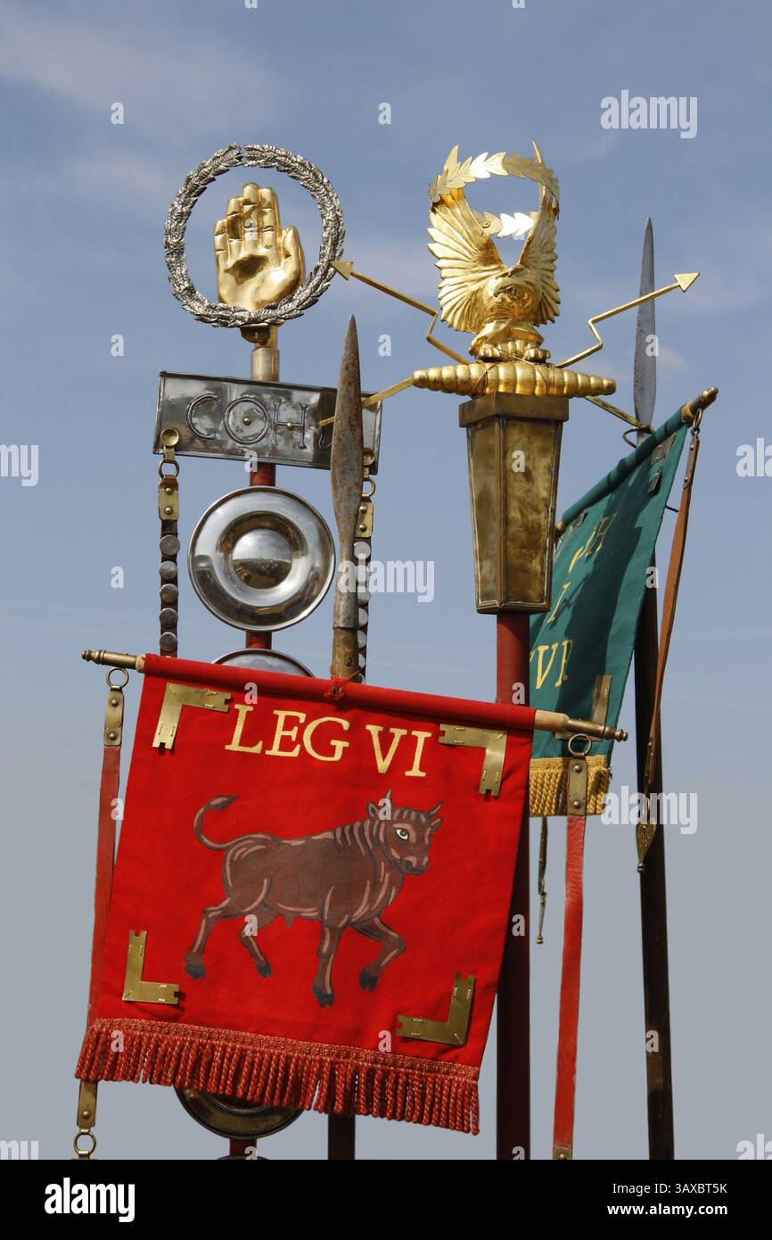 Standards of victory hi-res stock photography and images - Alamy