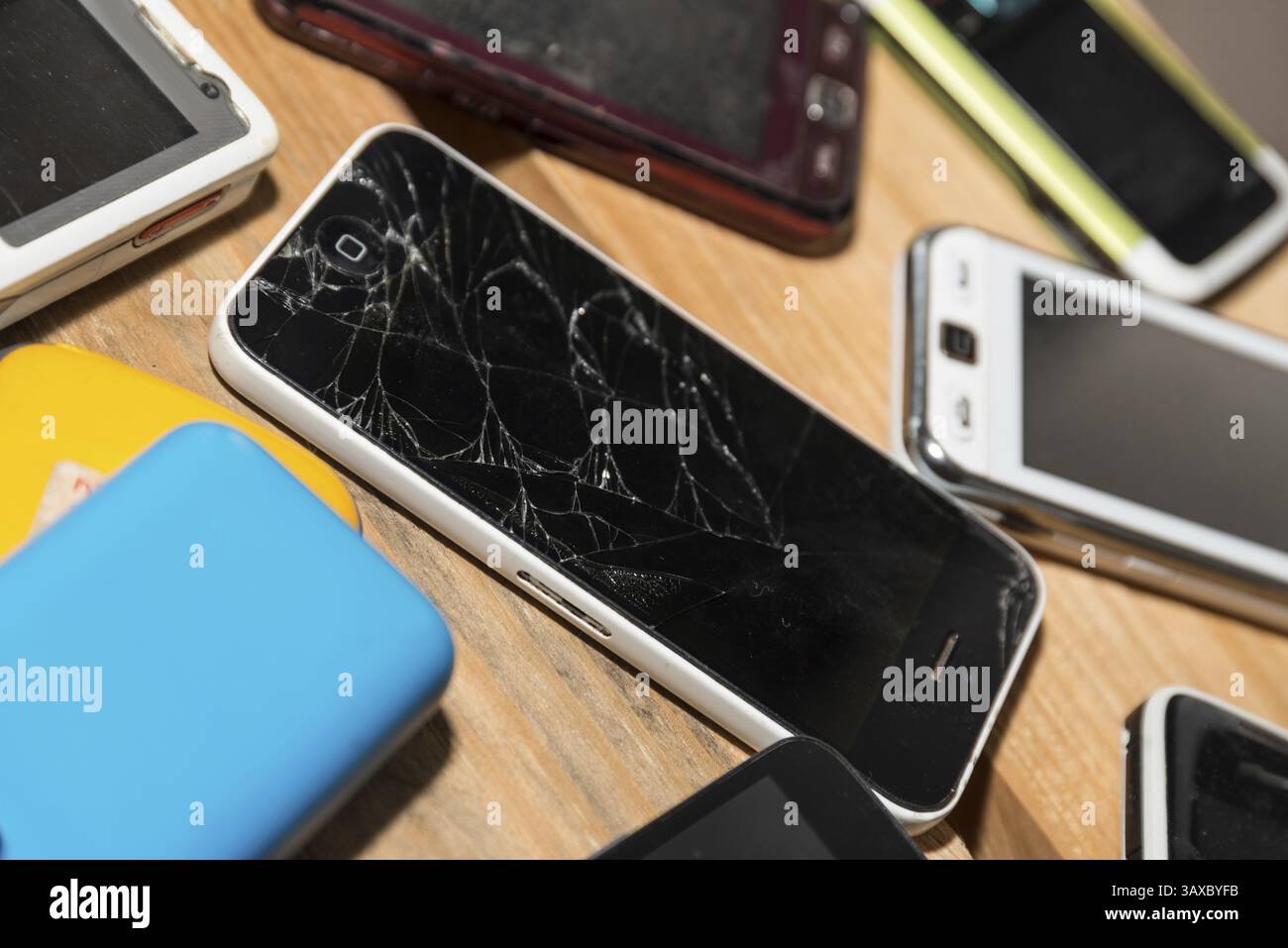 Mobile phone net masts hi-res stock photography and images - Alamy