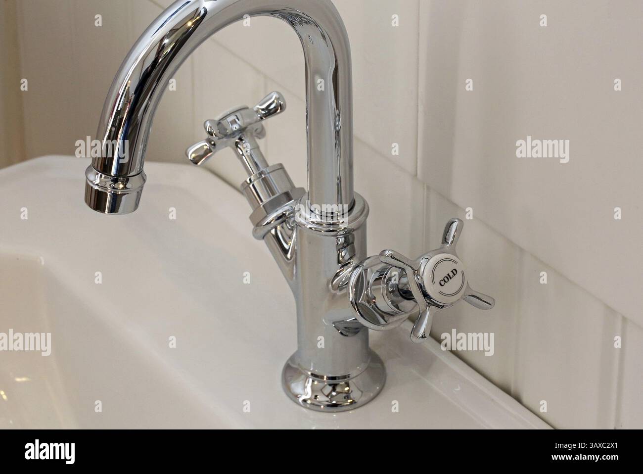 Sink stainless steel fittings hi-res stock photography and images - Alamy
