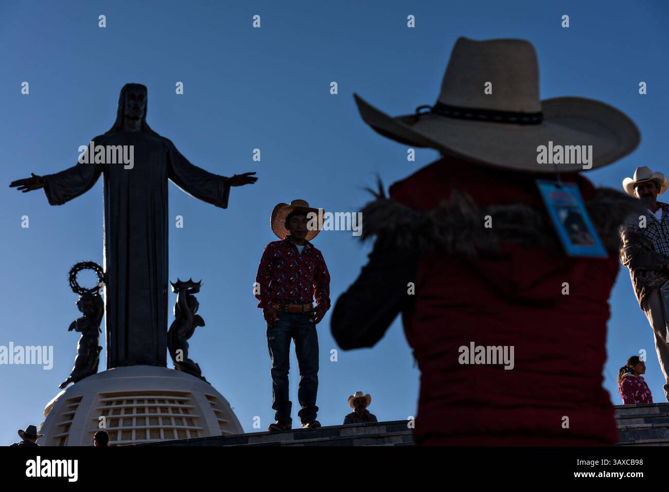 Hispanic mexican cowboys vaqueros hi-res stock photography and images ...