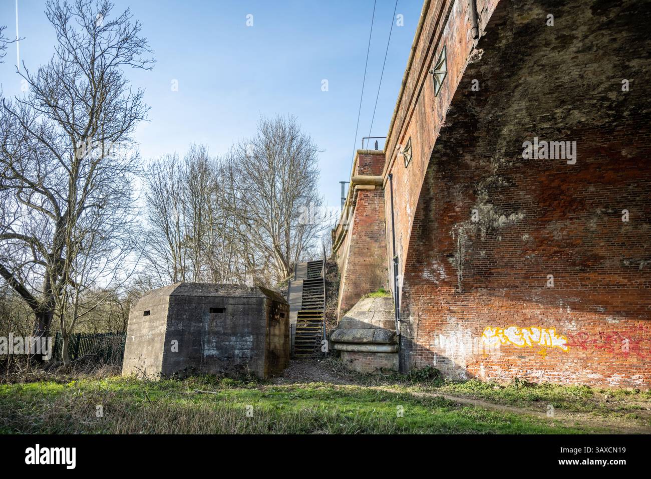 Gatehampton Bridge and World War II Pillbox, Goring, Oxfordshire Stock ...