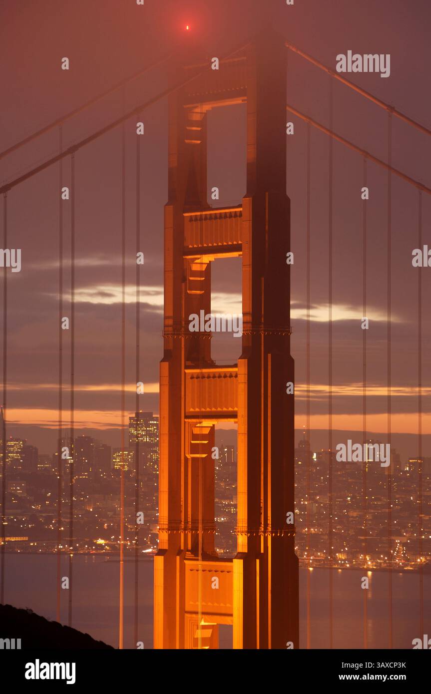Vertical view golden gate bridge hi-res stock photography and images ...