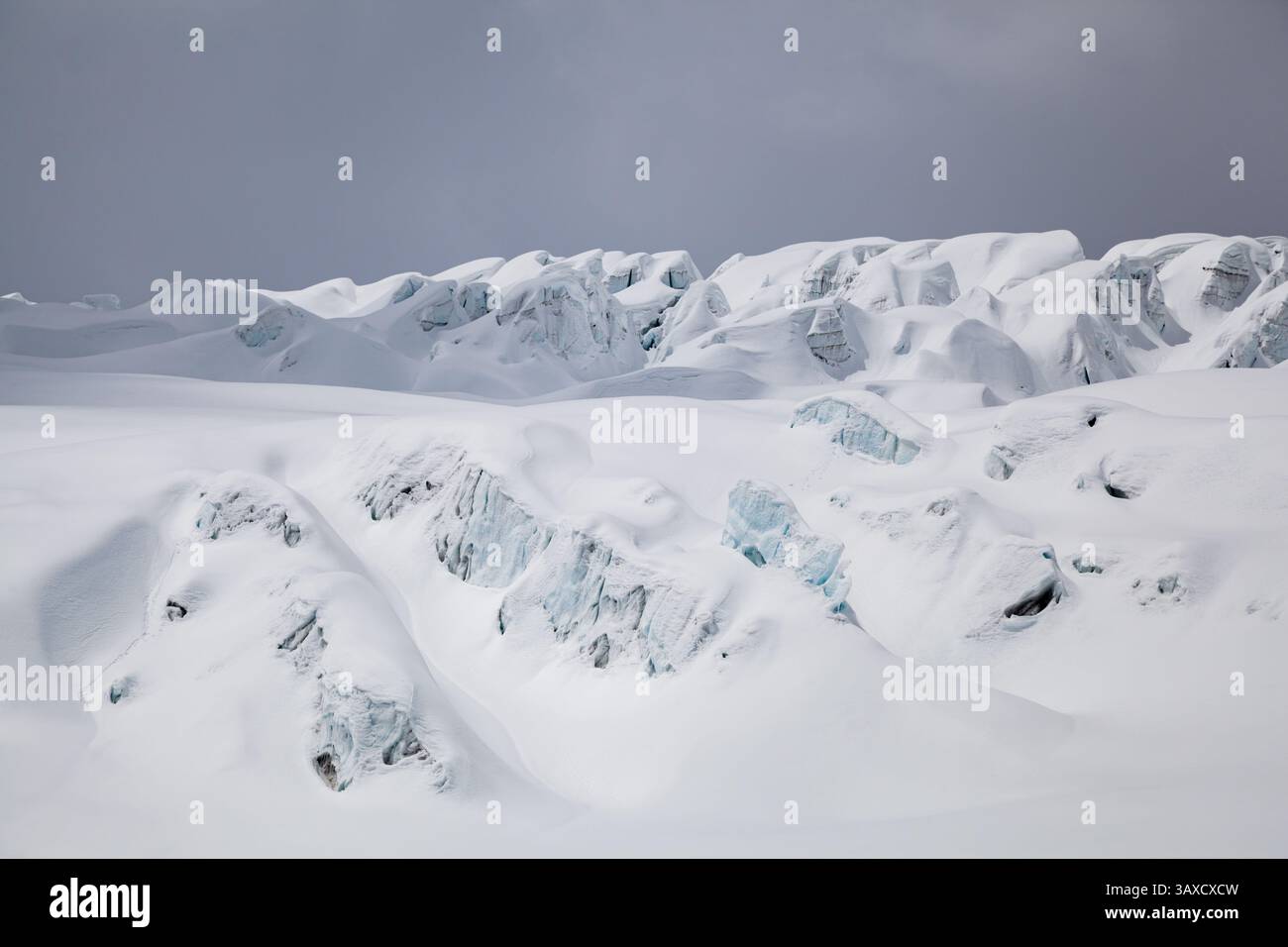 Crevassed ice hi-res stock photography and images - Alamy