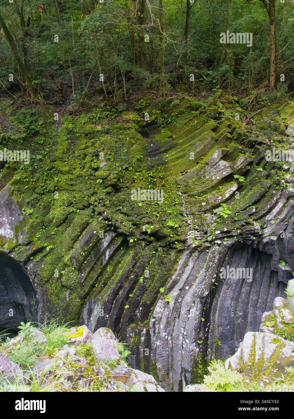 Lava cliff wall hi-res stock photography and images - Alamy