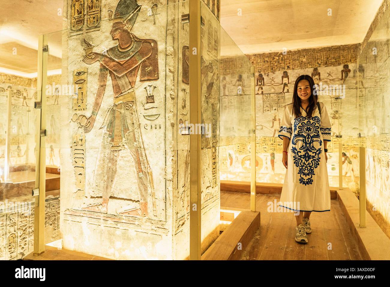 Exploring the tomb of Seti in the valley of Kings / Luxor Stock Photo ...