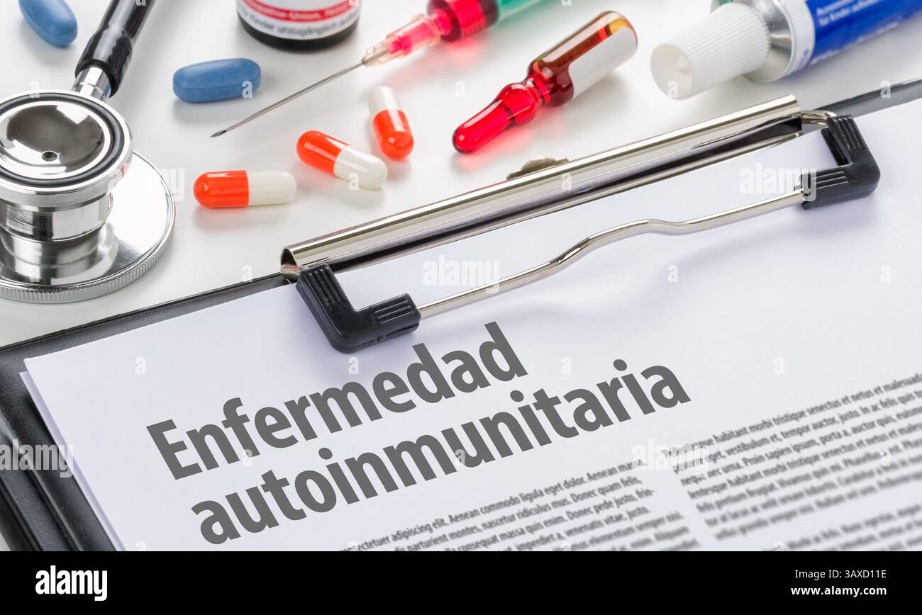 Autoimmune disease written in spanish on a clipboard Stock Photo - Alamy
