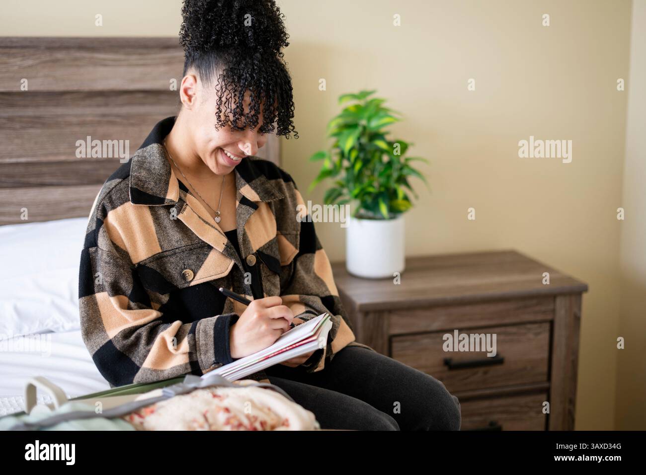 Candid checklist hi-res stock photography and images - Alamy