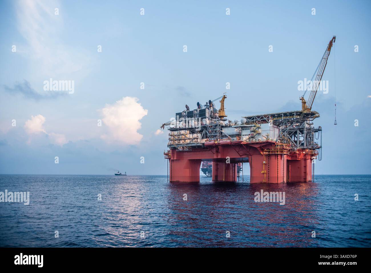 Offshore platform Gulf of Mexico Stock Photo - Alamy
