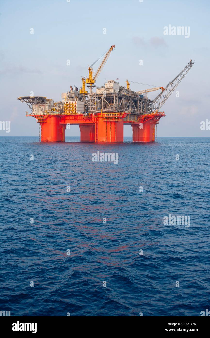 Offshore platform Gulf of Mexico Stock Photo - Alamy