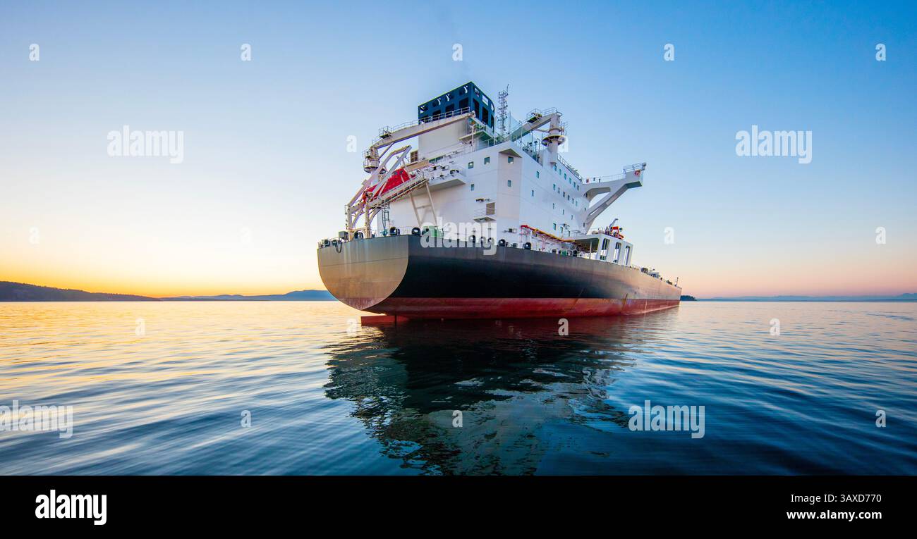 Shipping in the Pacific Northwest Stock Photo - Alamy
