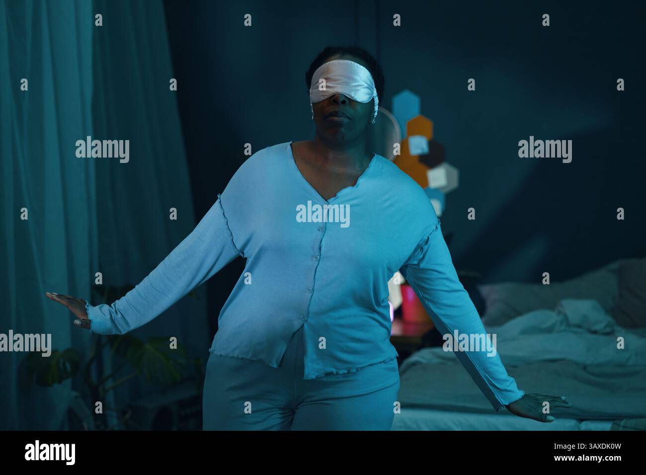 Woman wearing a blindfold hi-res stock photography and images - Alamy