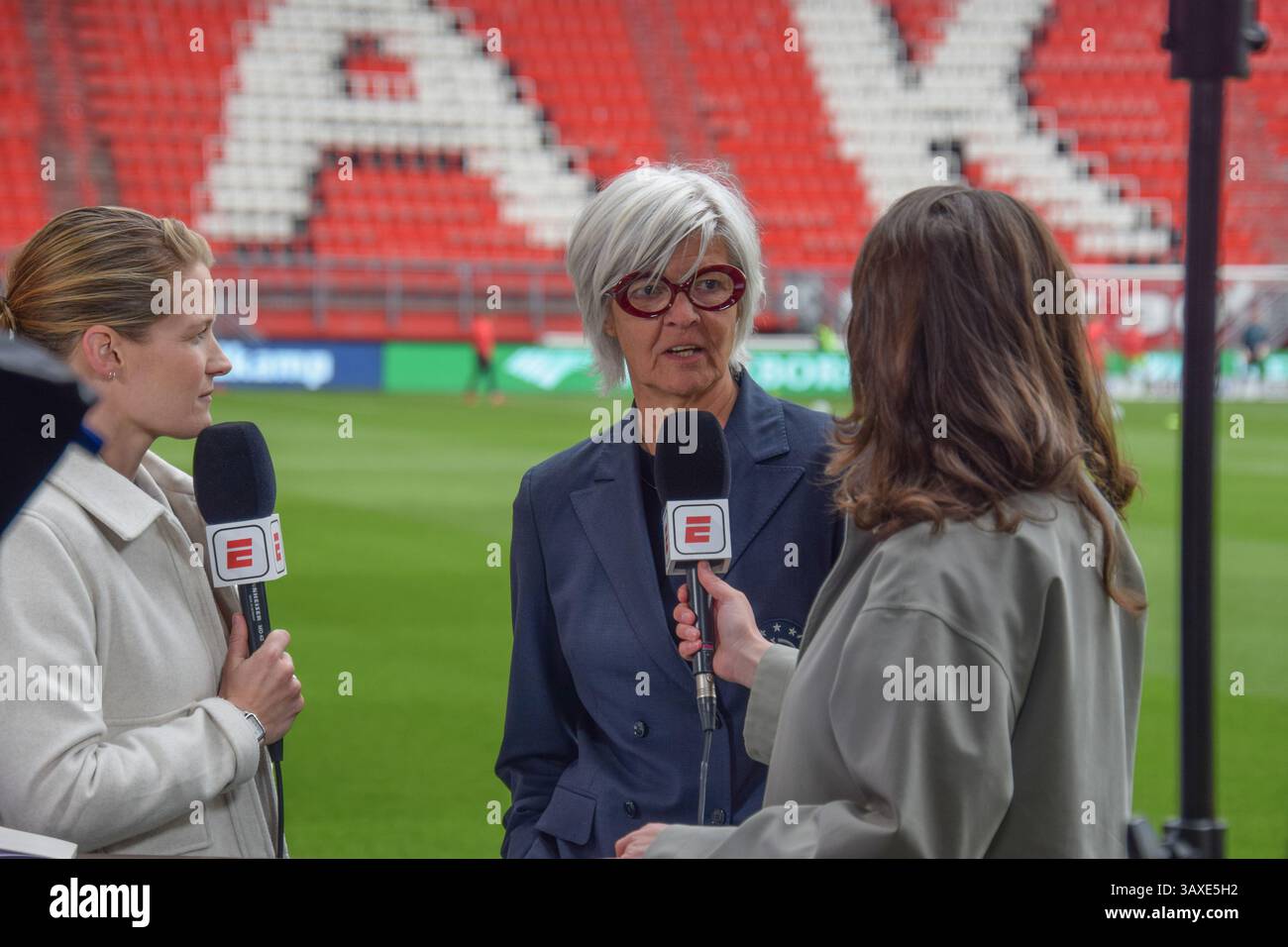 Enschede, Netherlands. 21st Apr, 2025. Grolsch Veste Stadion, 21th ...