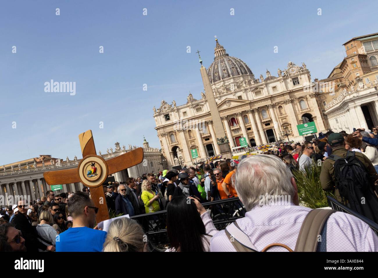 Pope Francis dies at the Vatican People gather at St.Peter Square after ...