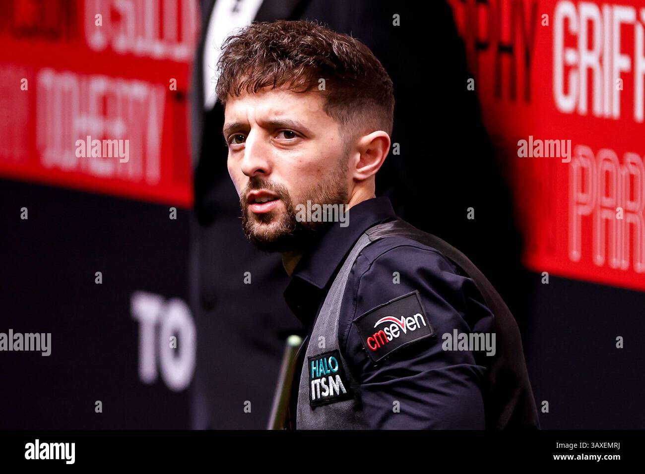 Sheffield, UK. 21st Apr, 2025. Joe O'Connor checks the score during the ...