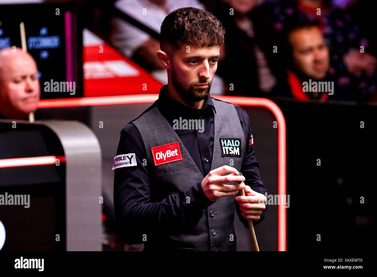 Sheffield, UK. 21st Apr, 2025. Joe O'Connor prepares a shot during the ...