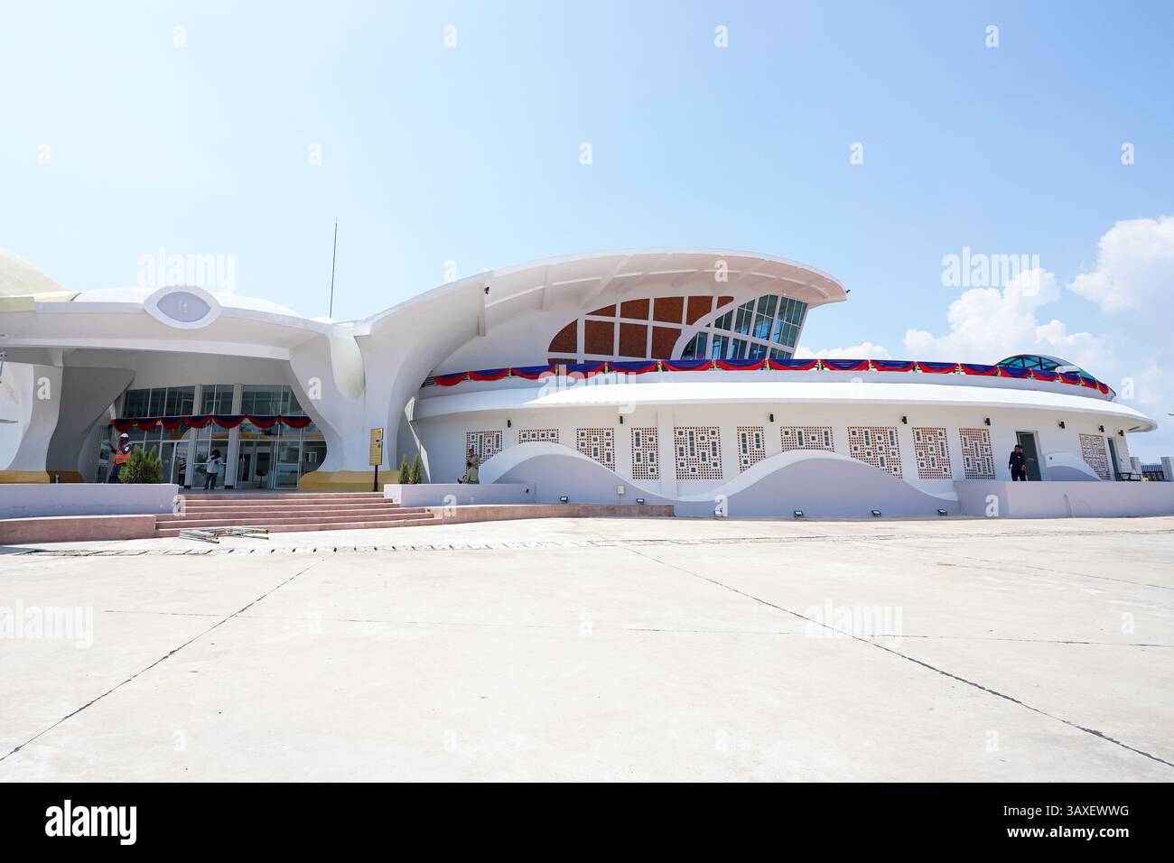 (250421) -- KAMPOT, April 21, 2025 (Xinhua) -- This photo taken on ...