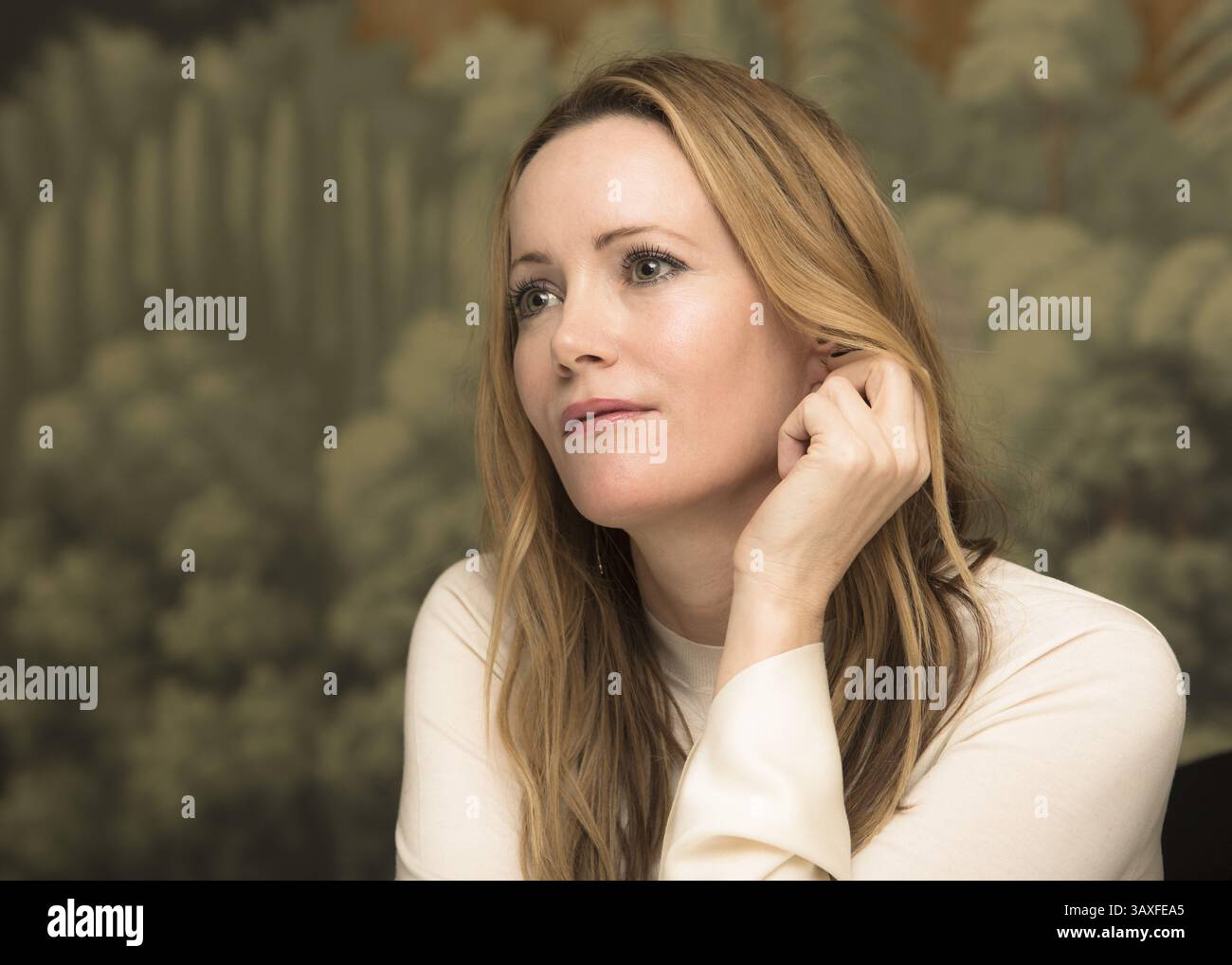 December 4, 2016 - New York, New York, U.S. - LESLIE MANN promotes 'The ...