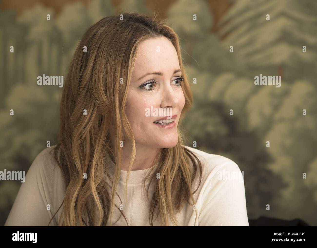 December 4, 2016 - New York, New York, U.S. - LESLIE MANN promotes 'The ...