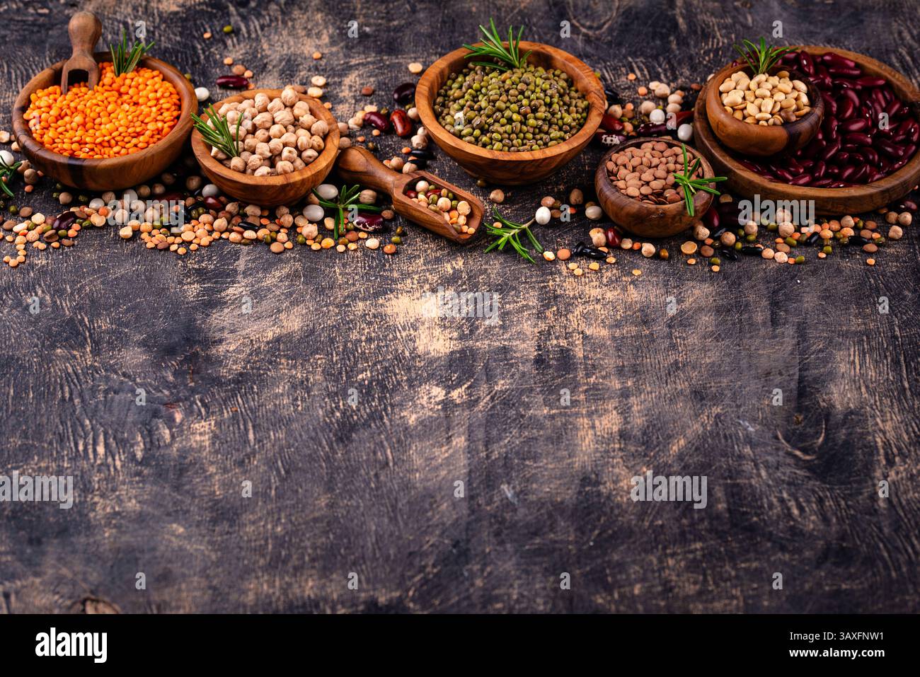 Beans, lentils, soybean, pea and chickpea Stock Photo - Alamy