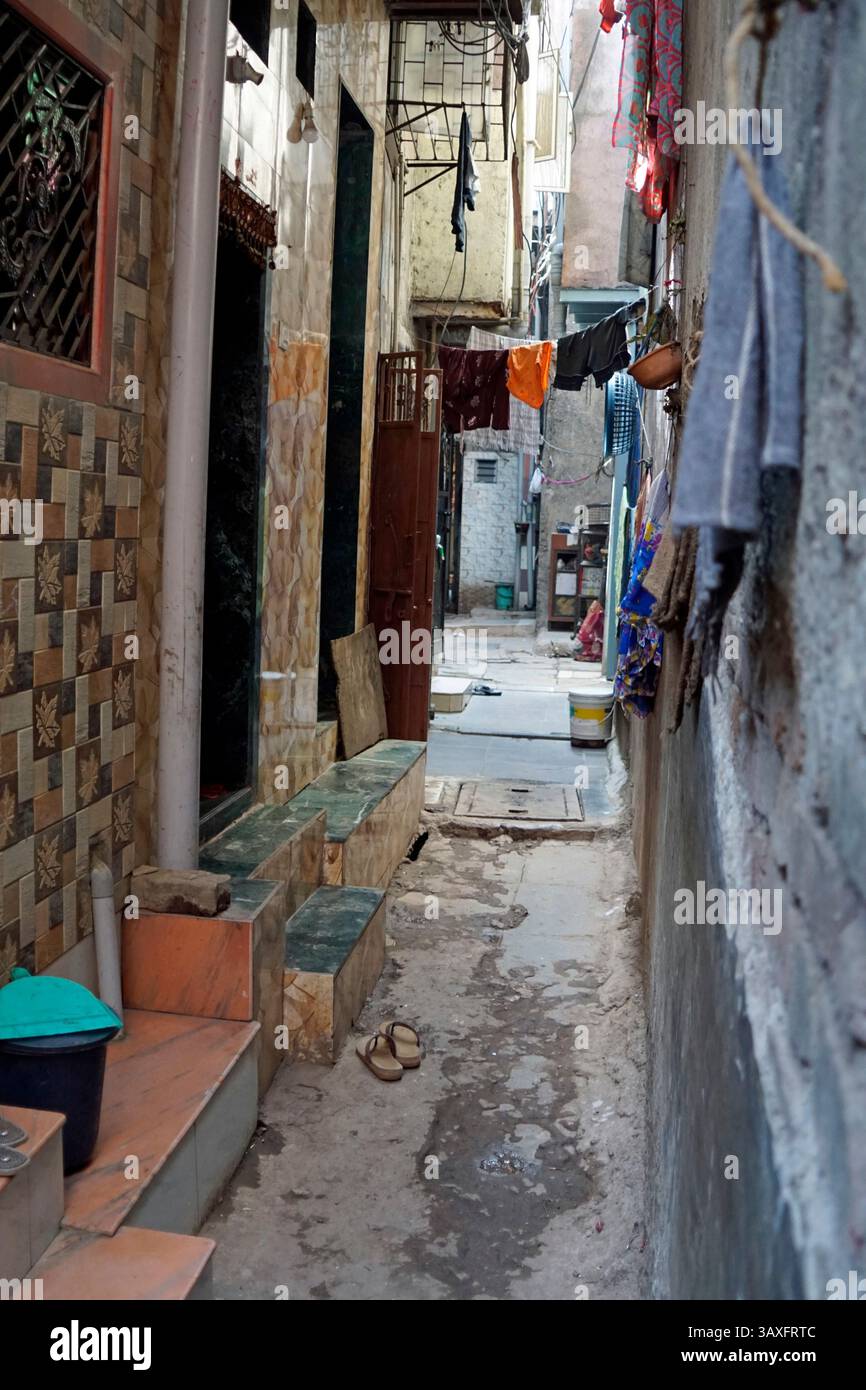 housing area at the dharavi slum in mumbai in india Stock Photo - Alamy