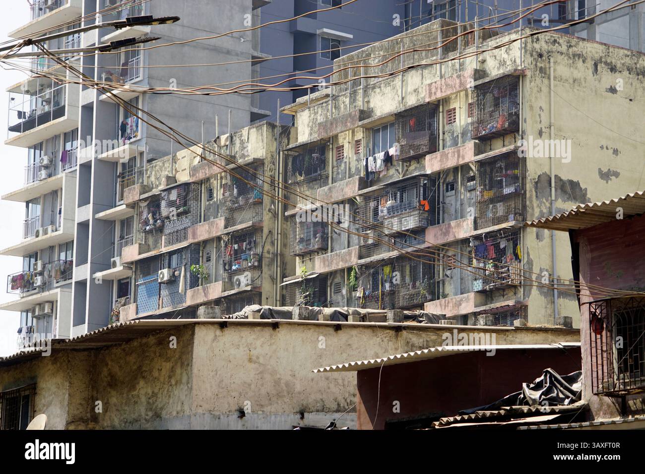 housing area at the dharavi slum in mumbai in india Stock Photo - Alamy