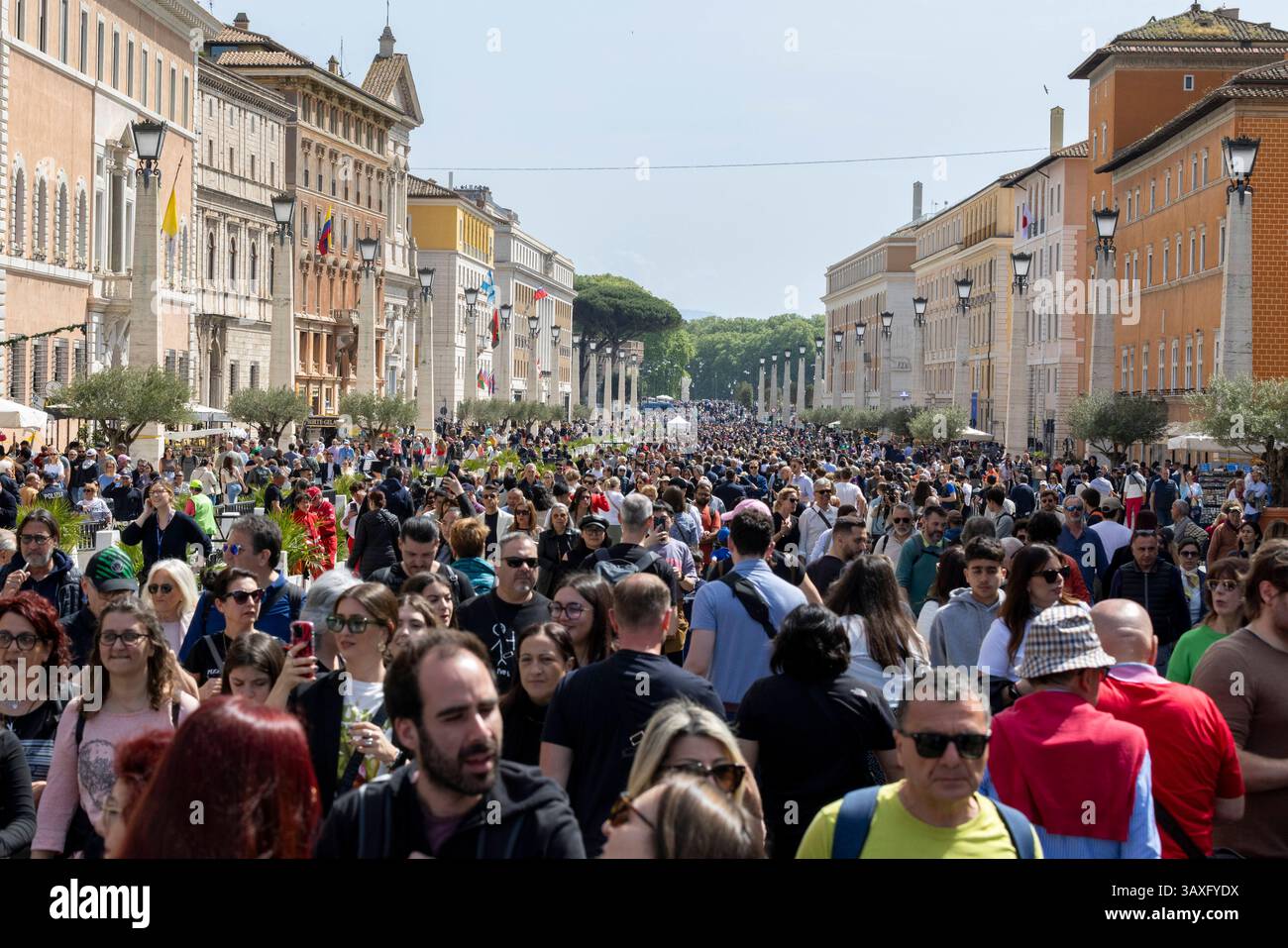 Pope Francis dies at the Vatican People gather at St.Peter Square after ...