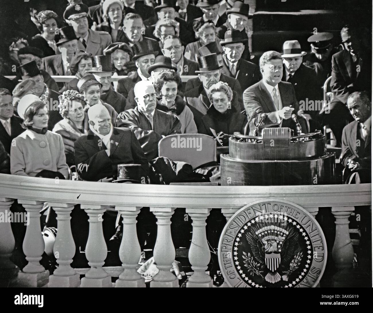 Lbj sworn in jackie hi-res stock photography and images - Alamy