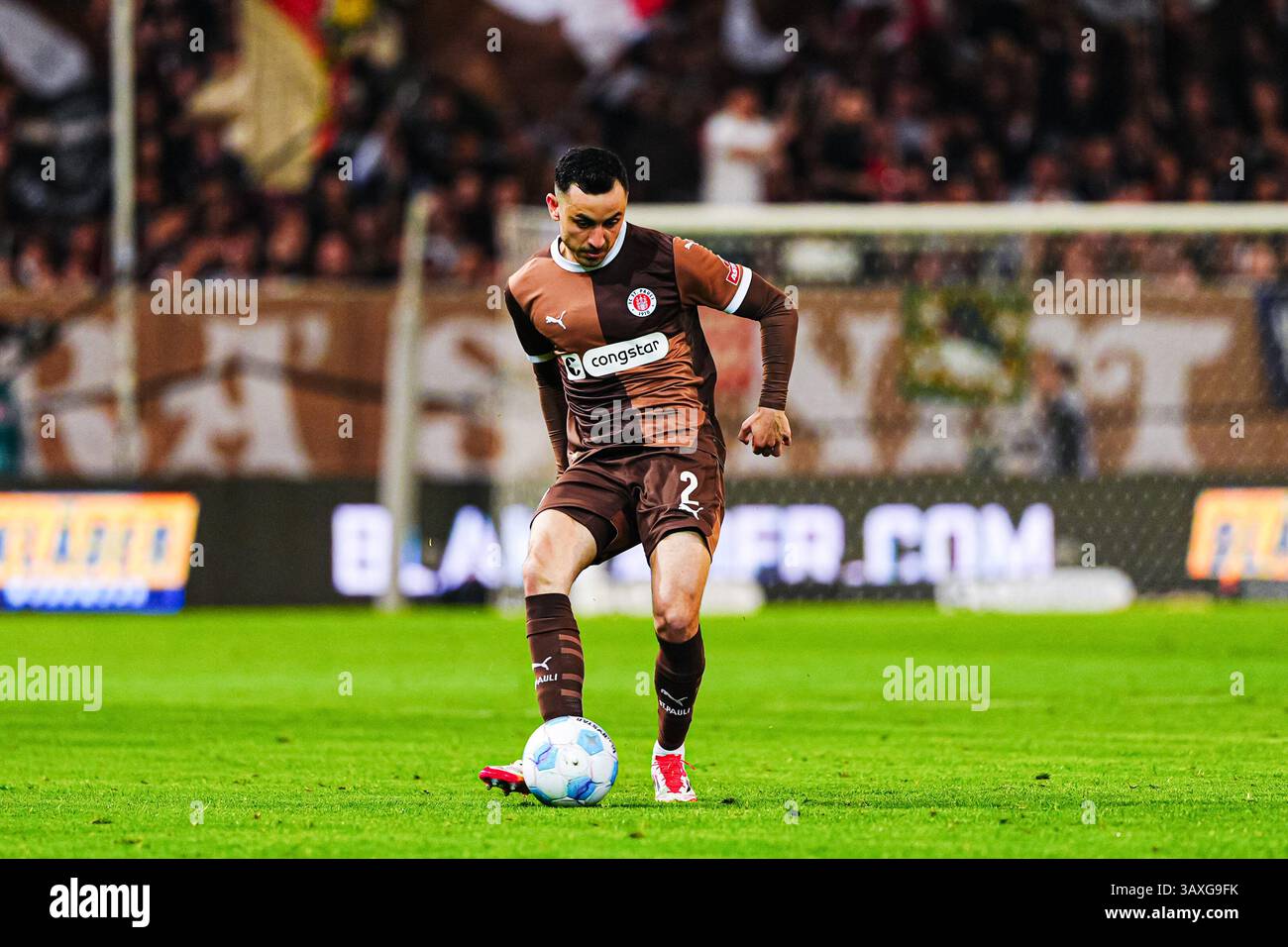 Hamburg, Deutschland. 20th Apr, 2025. Manolis Saliakas (FC St. Pauli ...