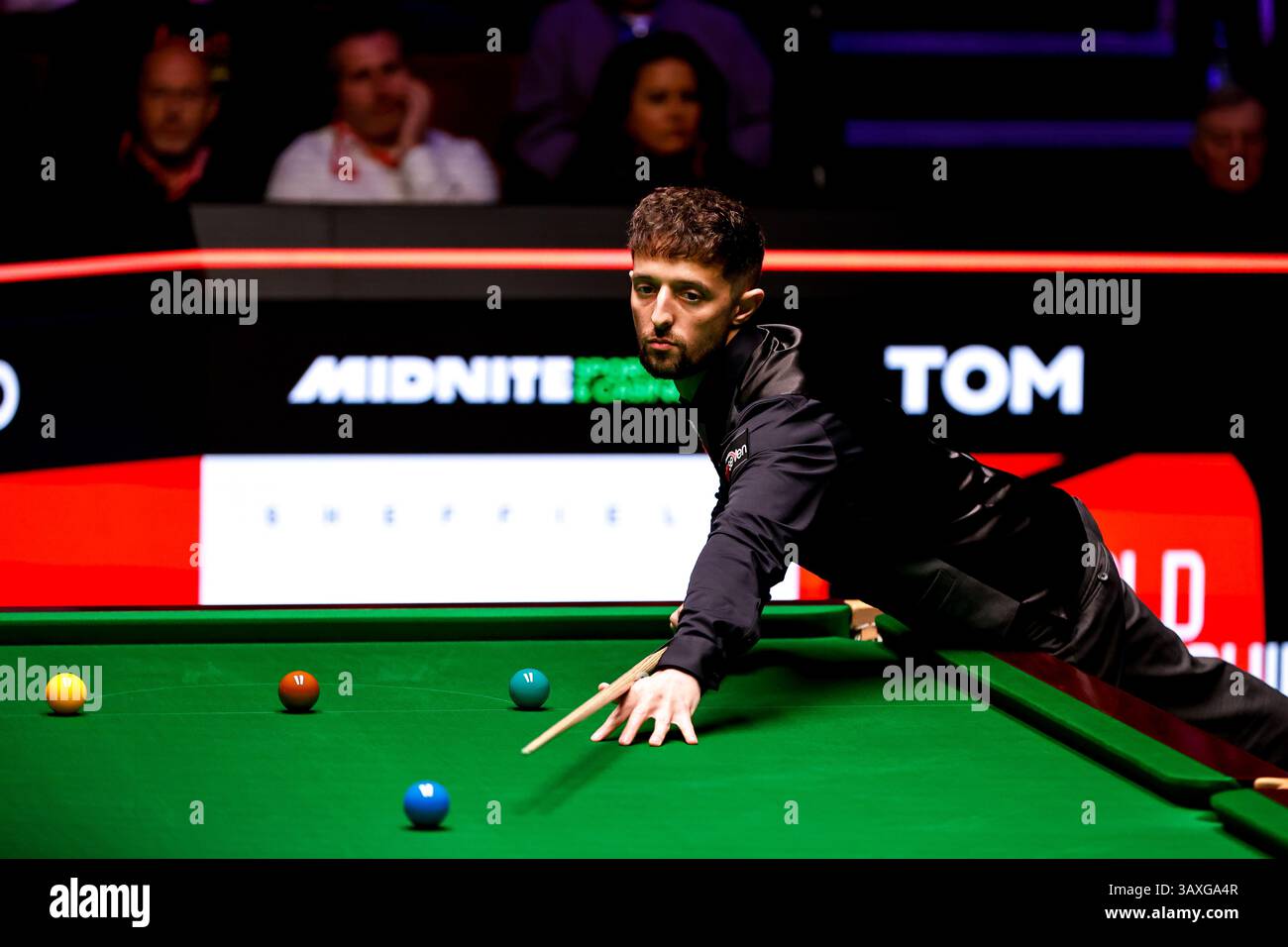 Sheffield, UK. 21st Apr, 2025. Joe O'Connor prepares a shot during the ...