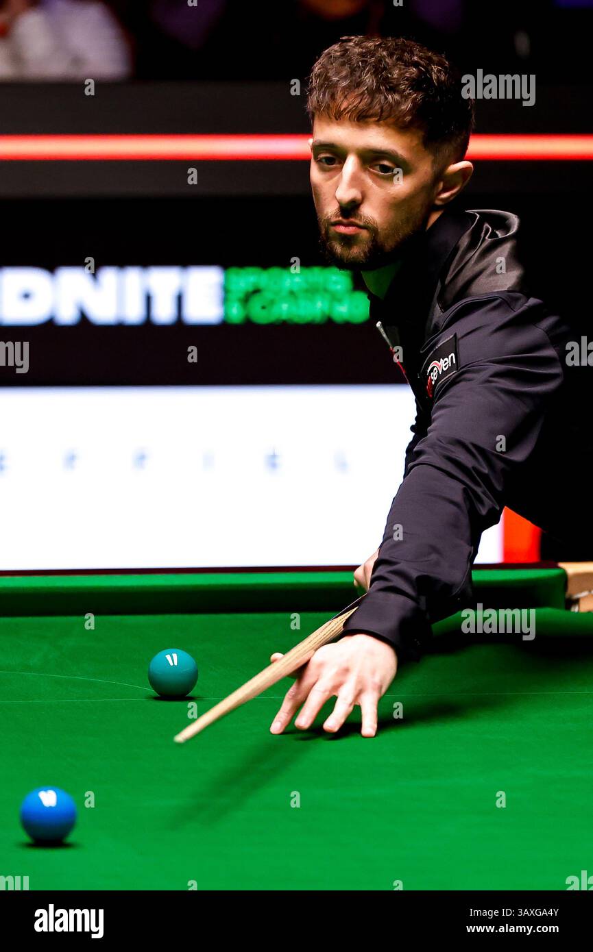 Joe O'Connor prepares a shot during the 2025 Halo World Snooker ...