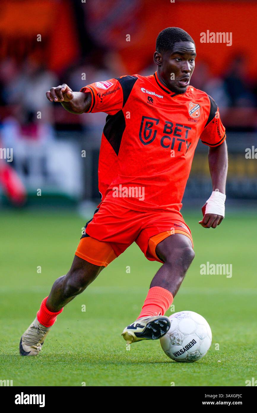 Volendam, Netherlands. 20th Apr, 2025. VOLENDAM, 20-04-2025, Kras ...