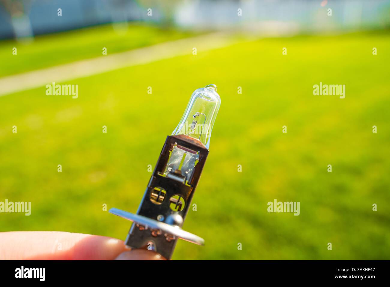 Bulb burnt out filament hi-res stock photography and images - Alamy