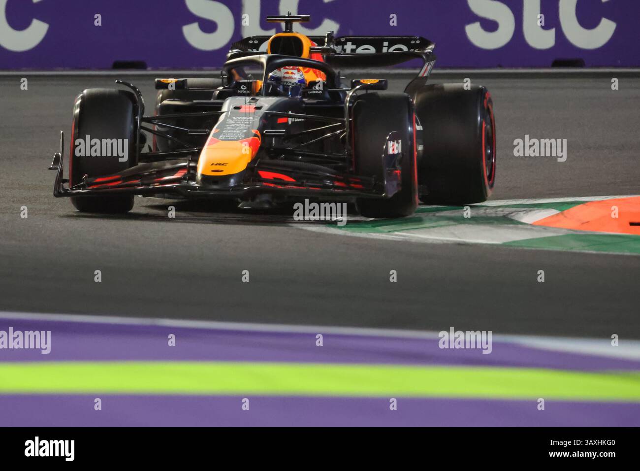 #1 Max Verstappen (NLD) Oracle Red Bull Racing (AUT) Red Bull RB21 ...