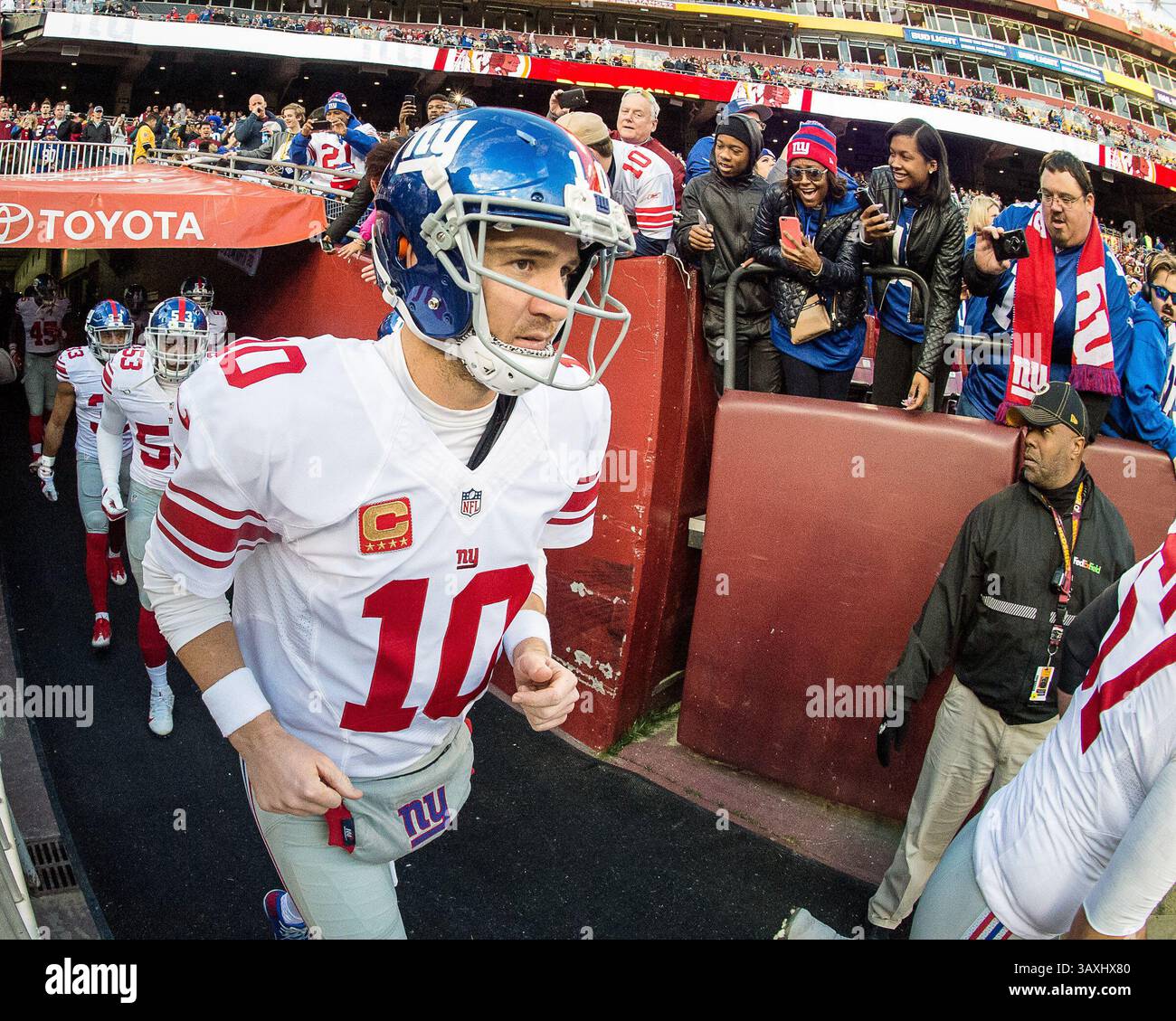 Eli manning tunnel hi-res stock photography and images - Alamy