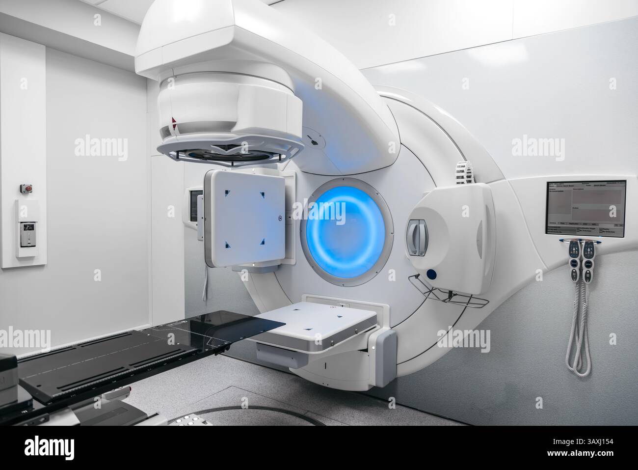 Medical linear accelerator in the therapeutic oncology Stock Photo - Alamy