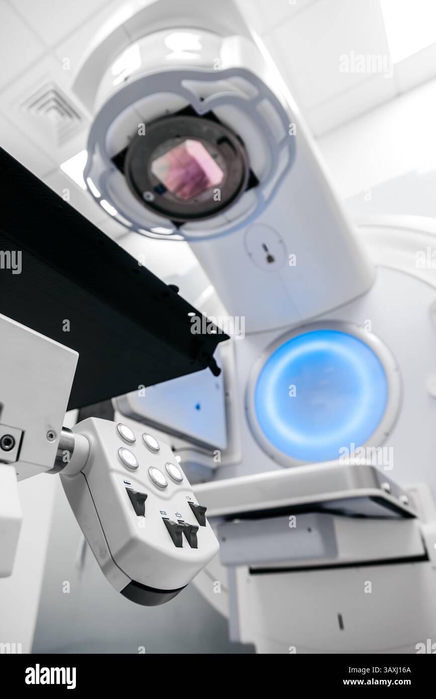 Medical linear accelerator in the therapeutic oncology Stock Photo - Alamy