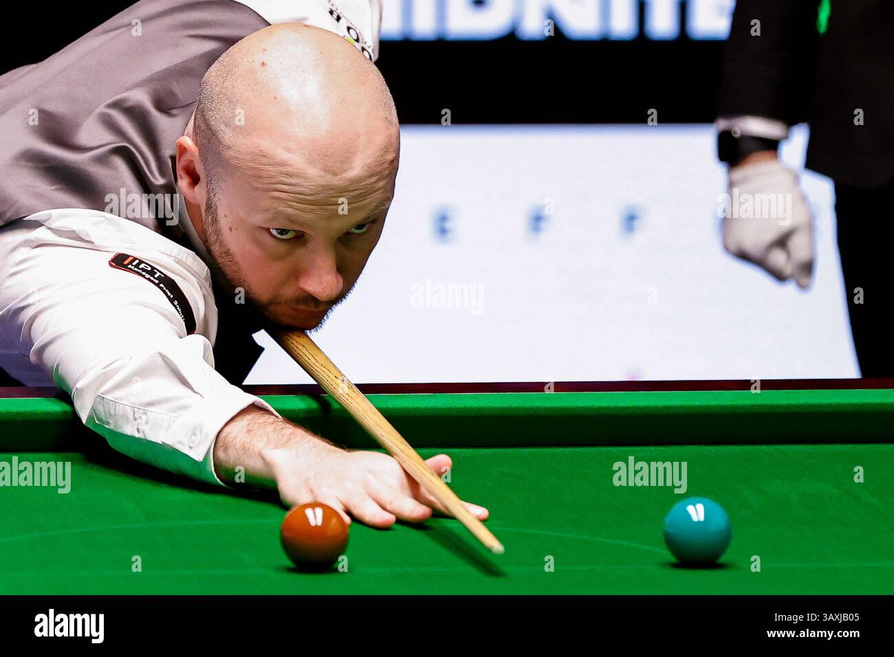 Zak Surety prepares a shot during the 2025 Halo World Snooker ...