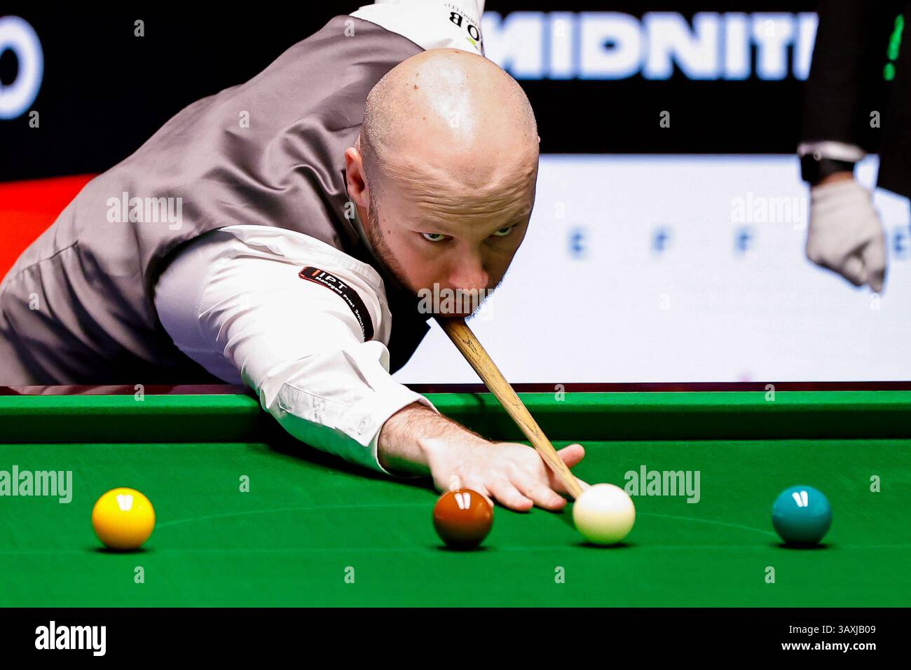 Sheffield, UK. 21st Apr, 2025. Zak Surety prepares a shot during the ...