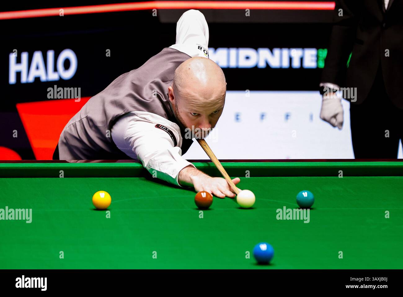 Sheffield, UK. 21st Apr, 2025. Zak Surety prepares a shot during the ...