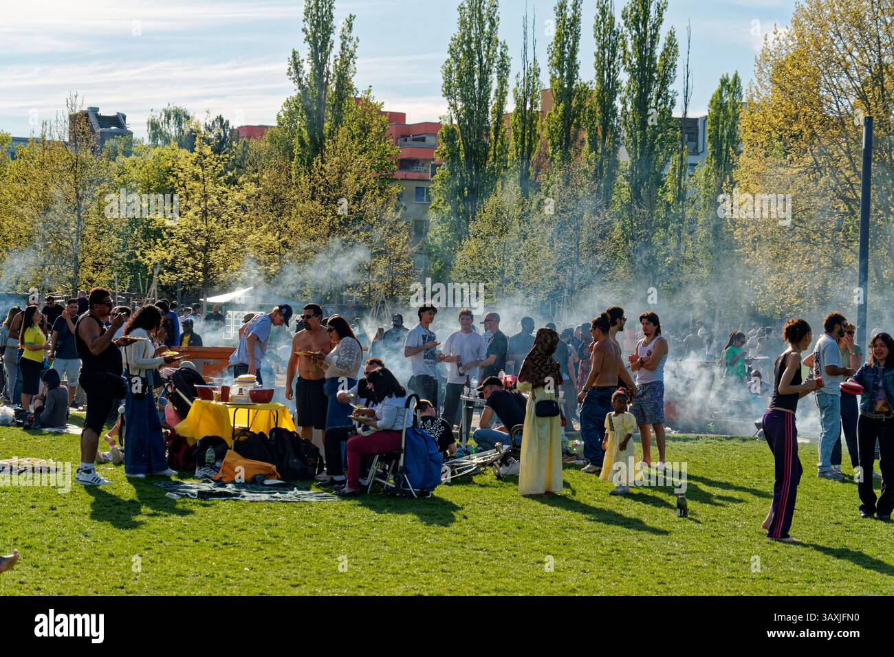 Mauerpark in Prenzlauer Berg, Frühling in Berlin, Grillpülatz, Berlin ...